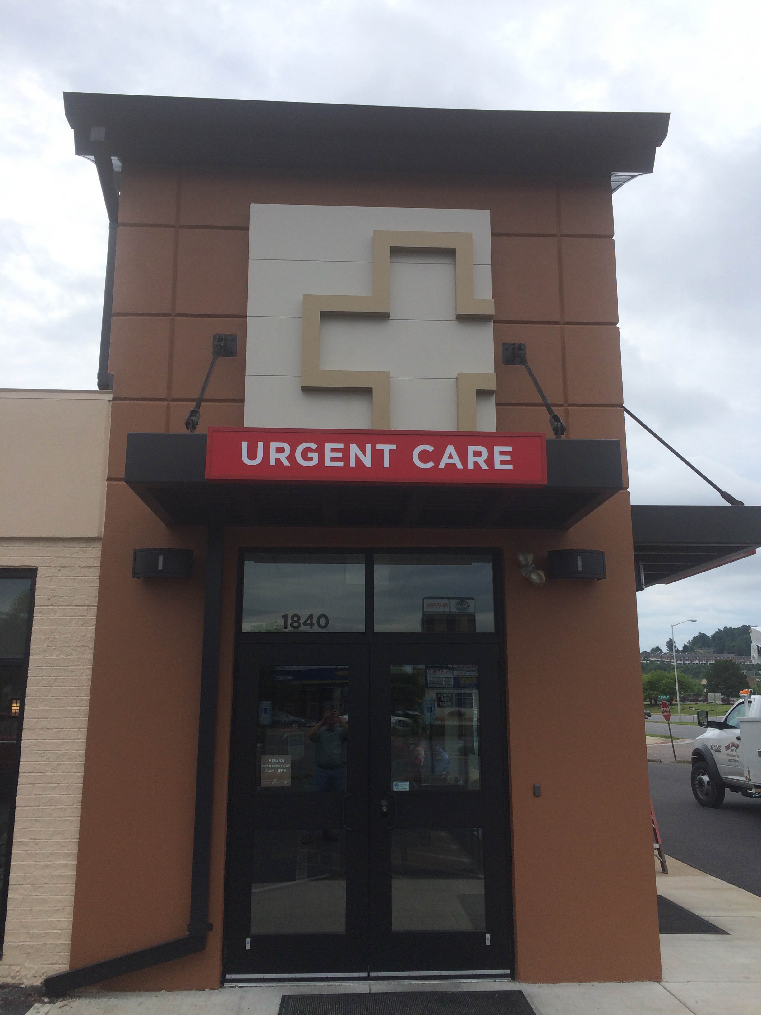 Urgent Care Outdoor Signs - Eddie Edwards Signs